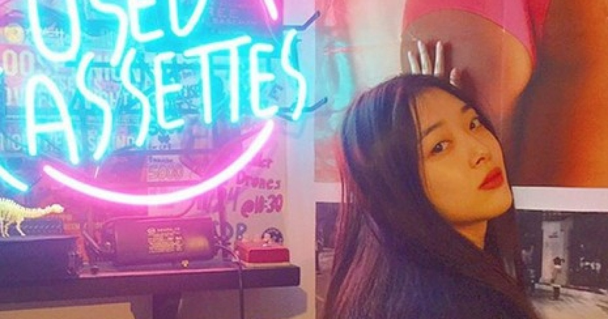 [ET-SNS] 설리, 청순한 미모로 몽환적 분위기 자랑 '사랑스러워'