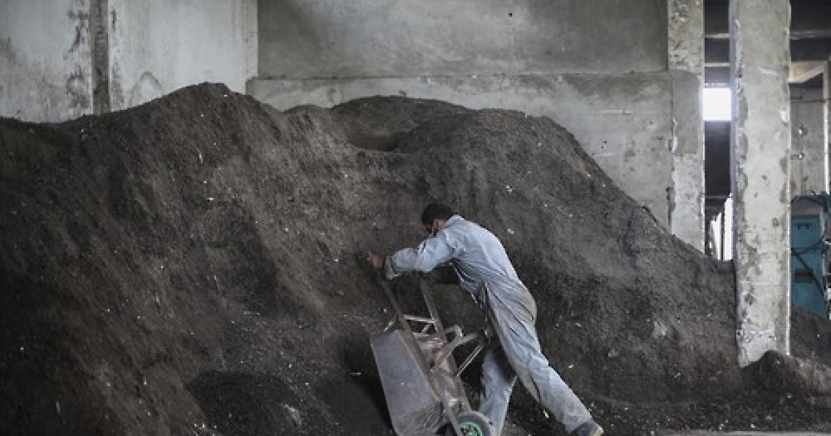 SYRIA DOUMA GARBAGE MANURE