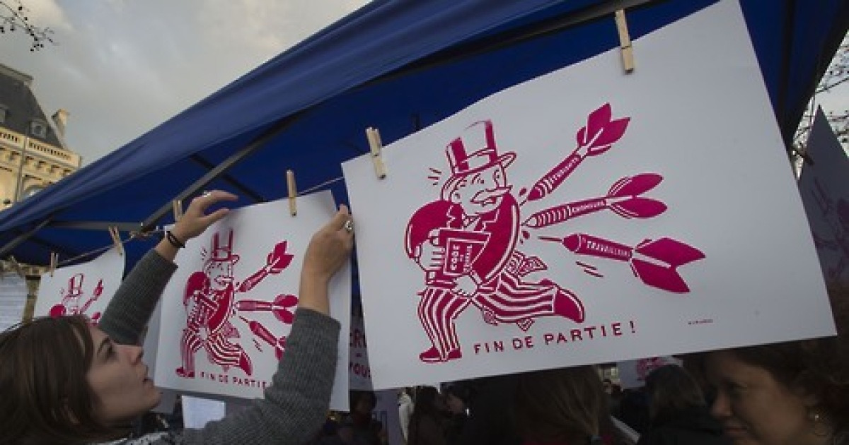 France Rise up at Night