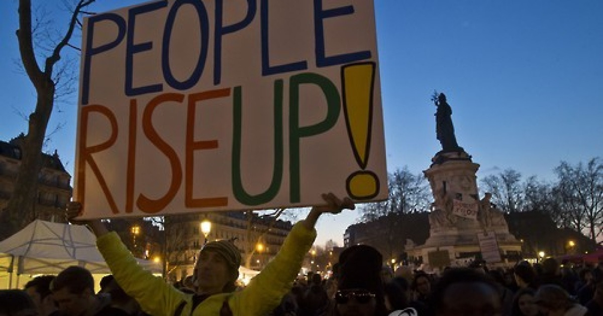 France Rise up at Night