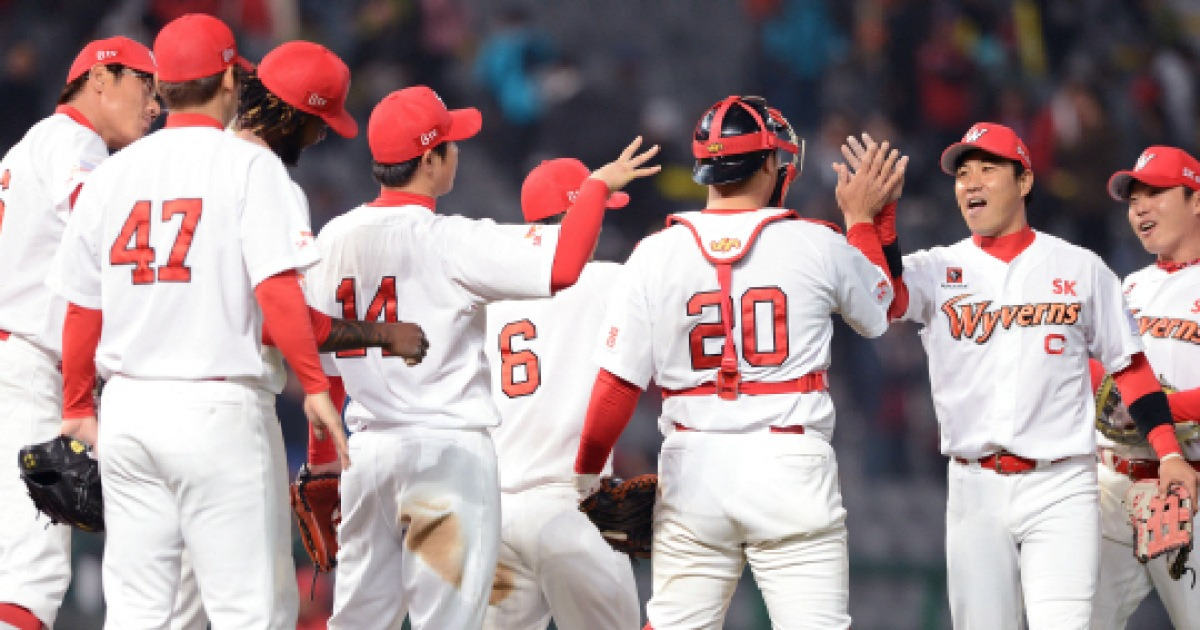 [포토] SK, KIA에 짜릿한 2-0 승리