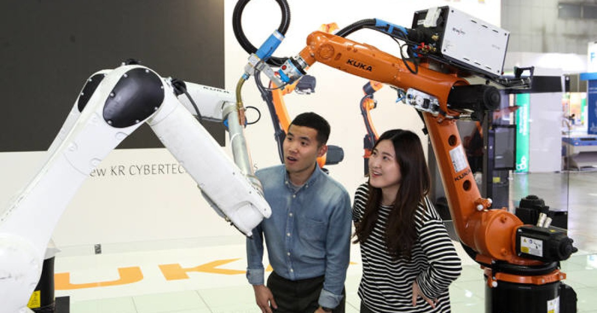쿠카로보틱스, SIMTOS 2016에서 KR 사이버테크 나노 공개