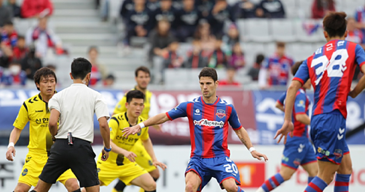 [B11포토] 가빌란, '수원FC 공격은 내가 이끈다'