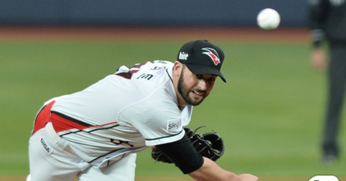 '첫 QS' kt 밴와트, 롯데전 7이닝 1실점..2승 눈앞