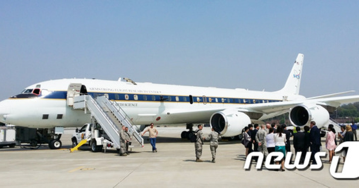하늘의 실험실 'NASA DC-8 공개'