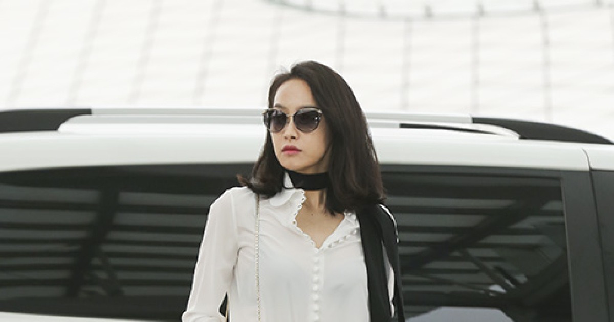 [bnt포토] 에프엑스 빅토리아 '다 가려도 드러나는 얇은 각선미'