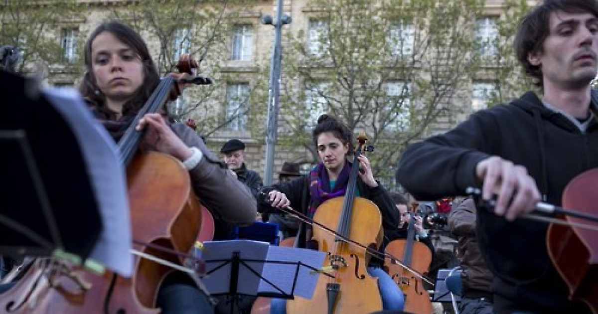 France Rise Up At Night