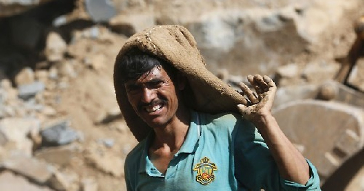 INDIA LABOUR DAY STONE QUARRY