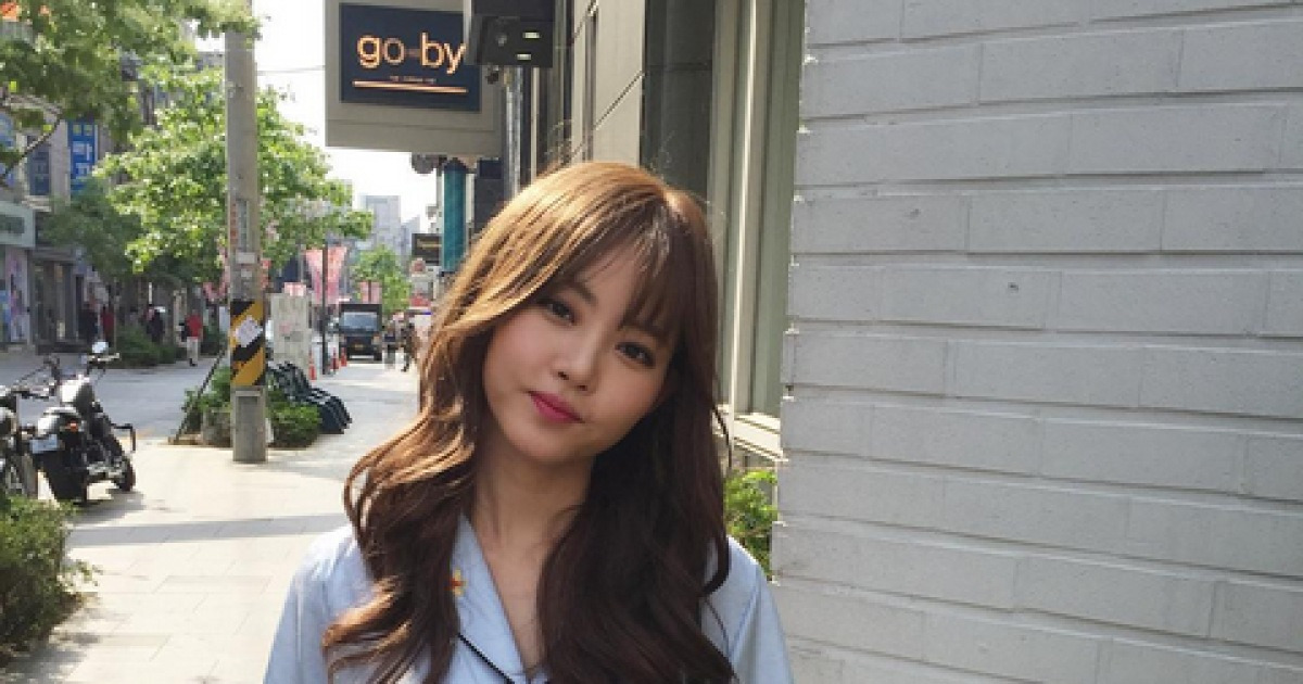 [ET-SNS] 황승언, 걸어가던 중 셀카 눈길 "아니 뭐 최큼 피곤했나봐요"