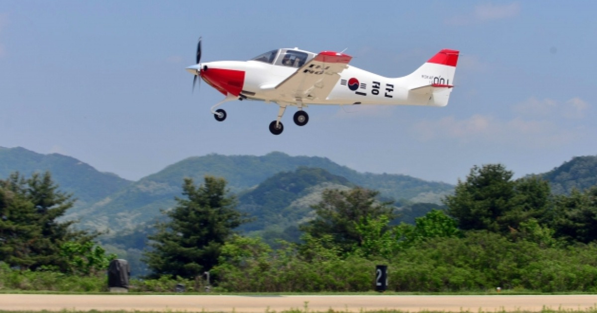 한국항공우주, 공군 비행실습용 훈련기 KT-100 첫 인도