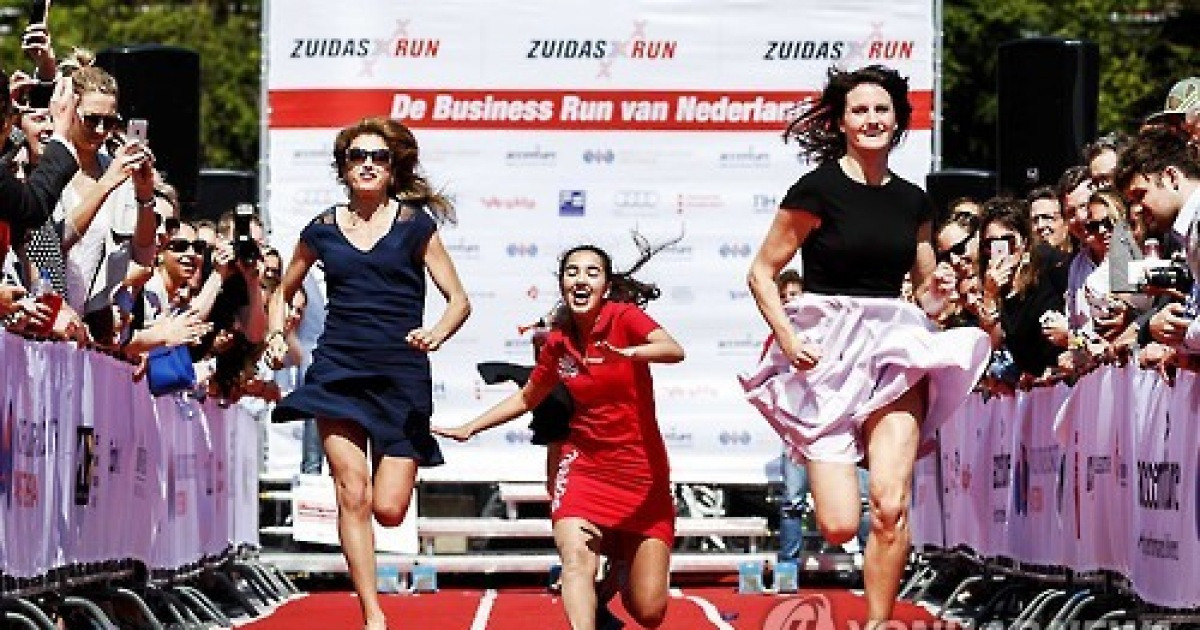 NETHERLANDS SUITS HIGH HEEL RACE