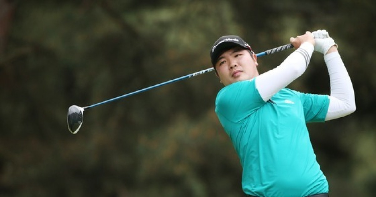 [KPGA] 김진성, 매일유업 오픈 2R 공동 선두 질주