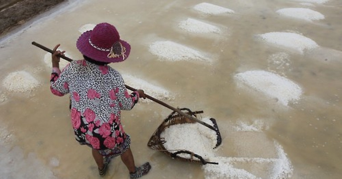 CAMBODIA ECONOMY SALT PRODUCTION