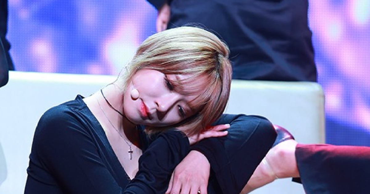 [TEN PHOTO] AOA 초아, 몸매 드러나는 초밀착 의상 (굿 럭 럭키가드)