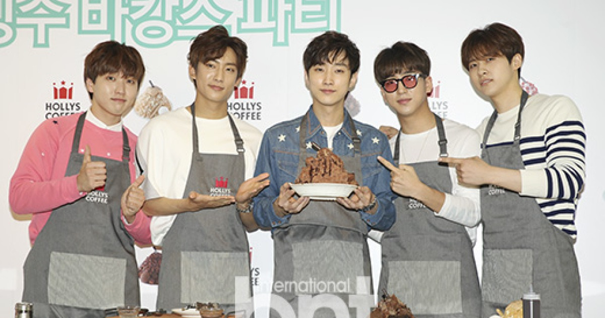 [bnt포토] B1A4 '저희가 열심히 만든 빙수예요~'