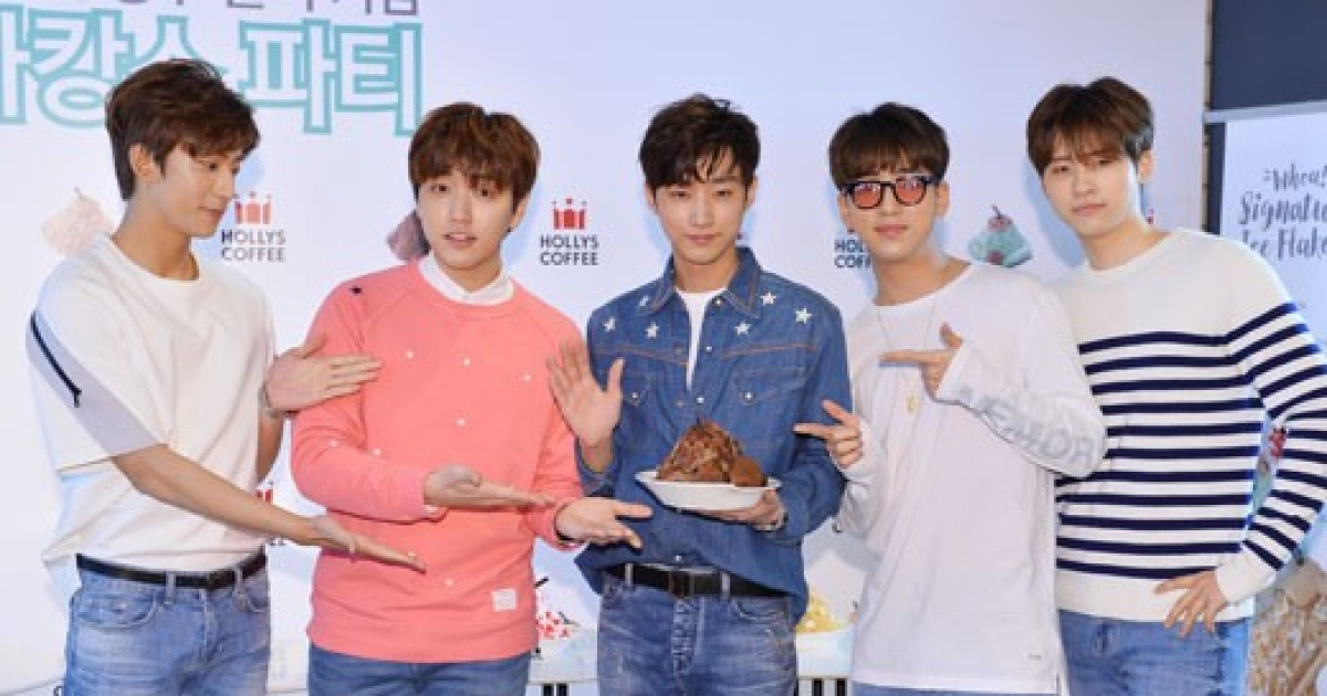 [T포토] B1A4 "초코빙수를 소개합니다"