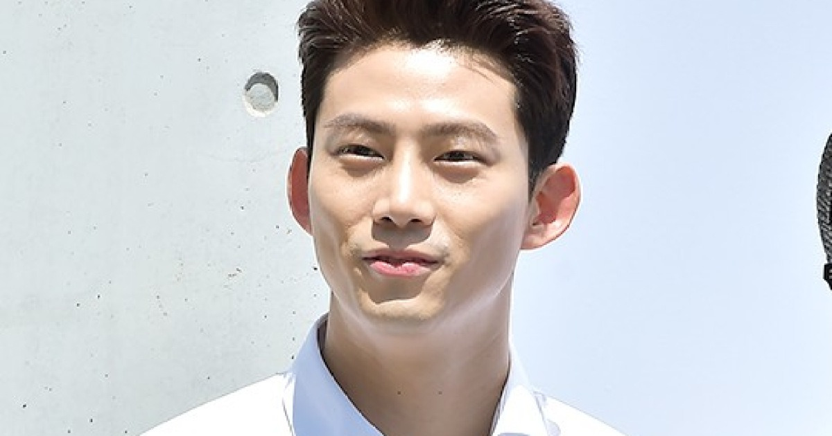 [TEN PHOTO] 2PM 옥택연, '터질듯한 셔츠'