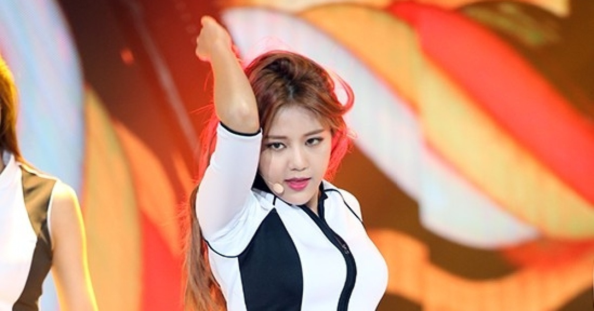 [포토] AOA 혜정, '아찔한 롱다리'