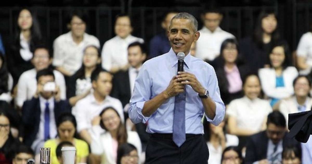 US President talks to young people in HCM City