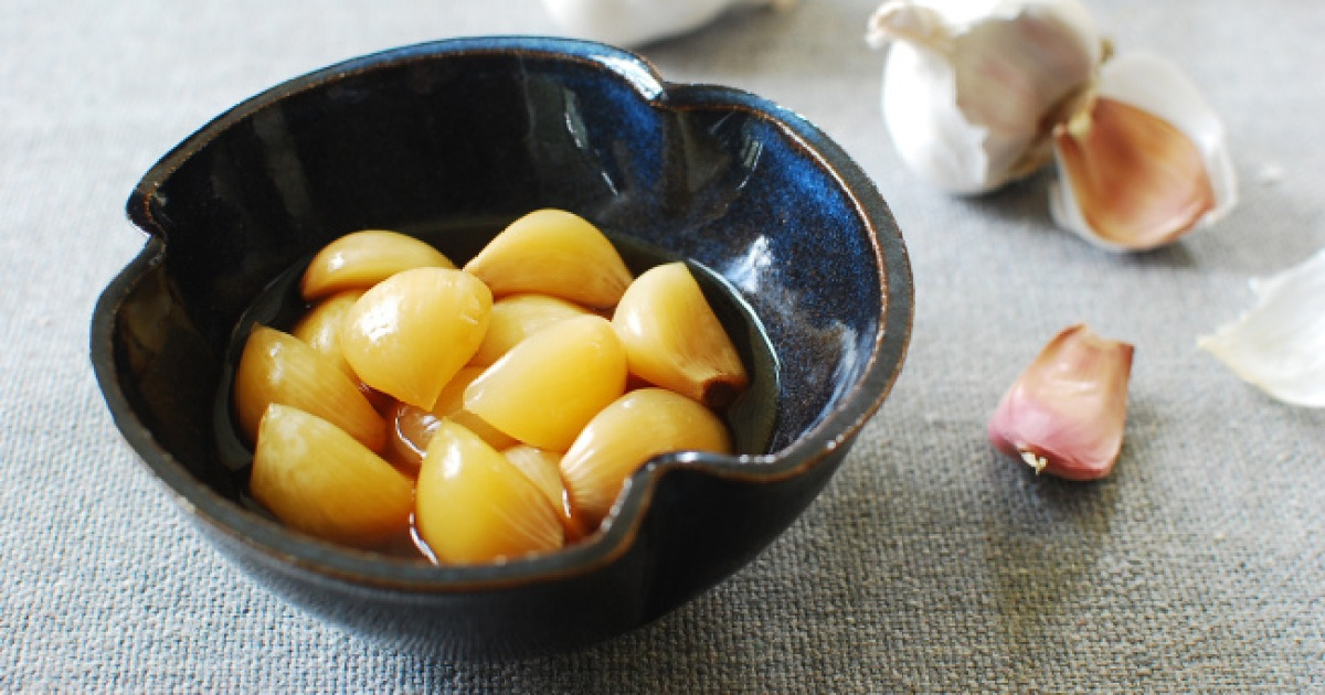 [Home Cooking] Pickled garlic (maneul jangajji)