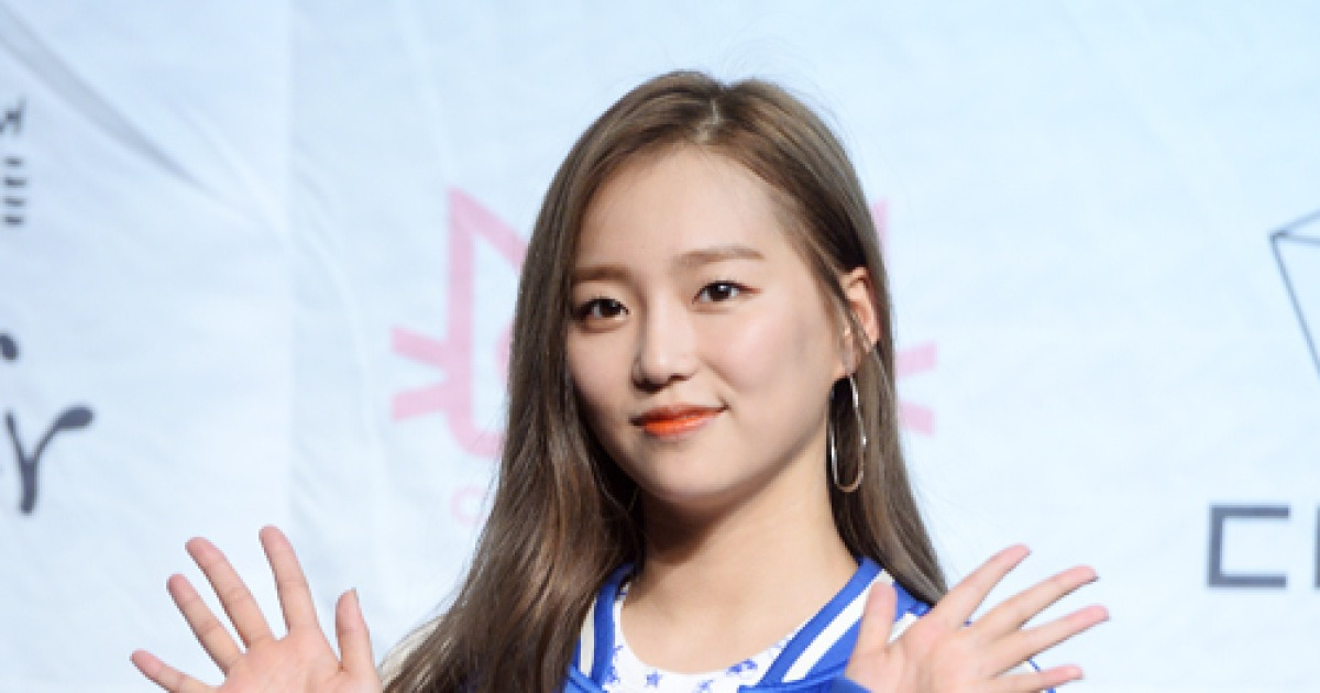 CLC 장예은 '싱그러운 손인사' [MBN포토]