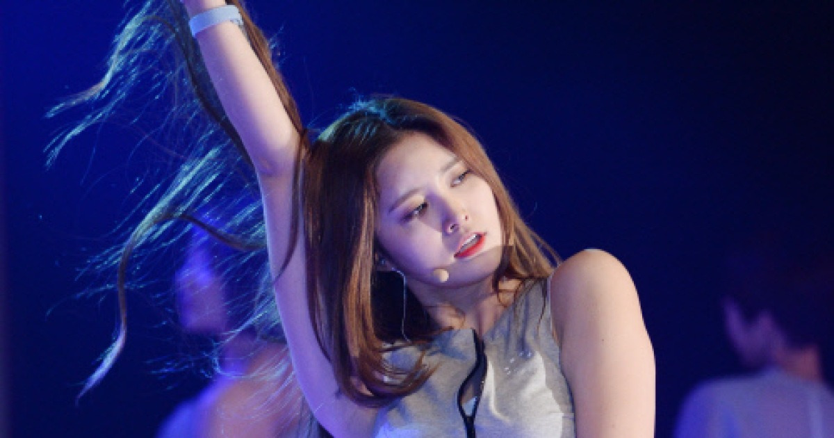 [SS포토] EXID 정화, 머리카락을 쥐어짜는 파격 댄스