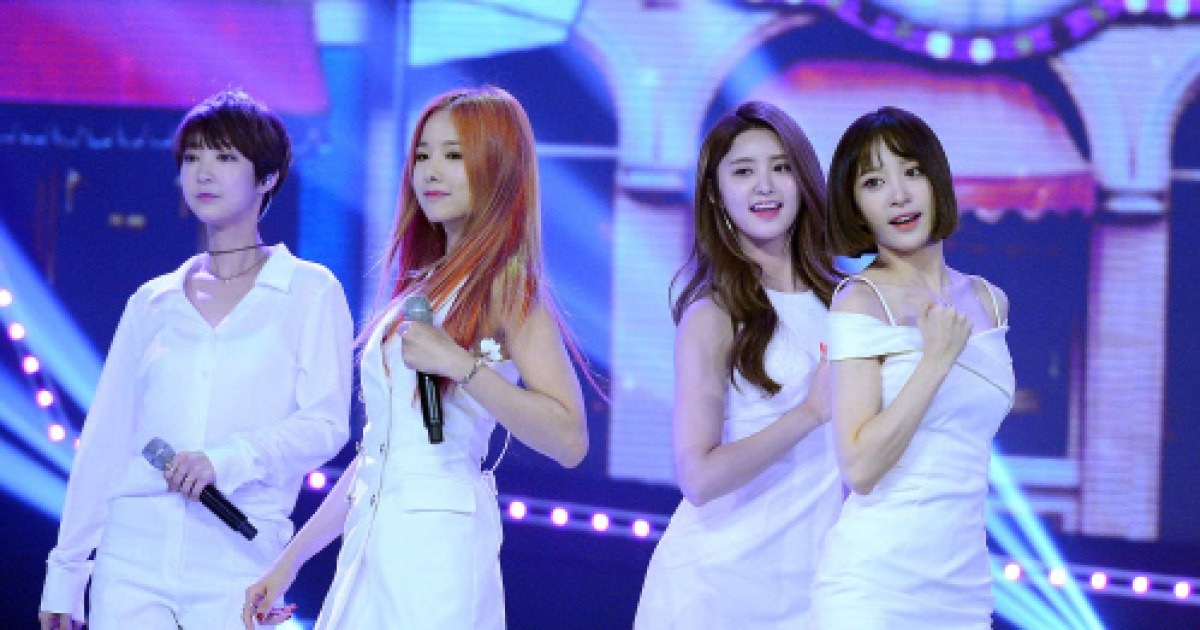 [SS포토]'데려다 줄래' 로 컴백한 EXID, "하니의 섹시워킹~"