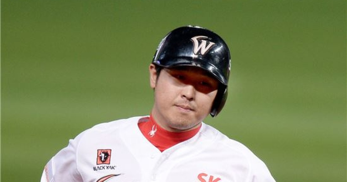 SK 최정, KBO리그 23번째 200홈런 달성