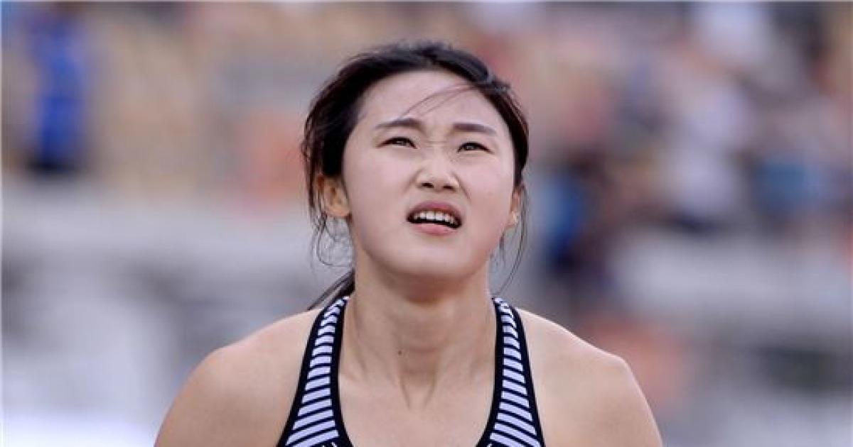 [포토]기록 확인하는 200m 1위 강다슬