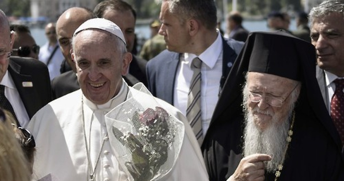 Greece Pope Migrants