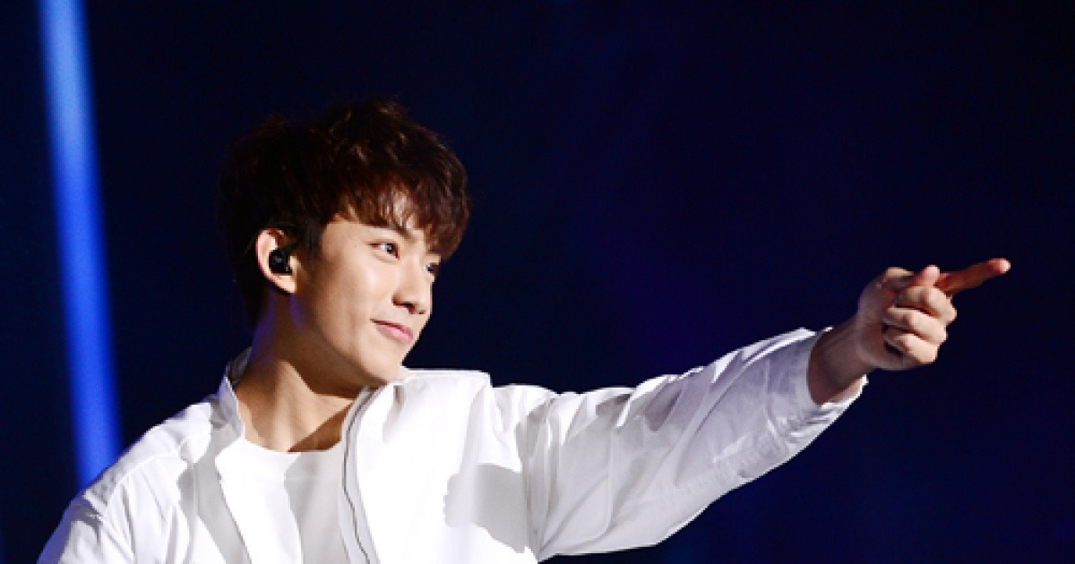 B1A4 공찬 '꽃소년일세~' [MBN포토]