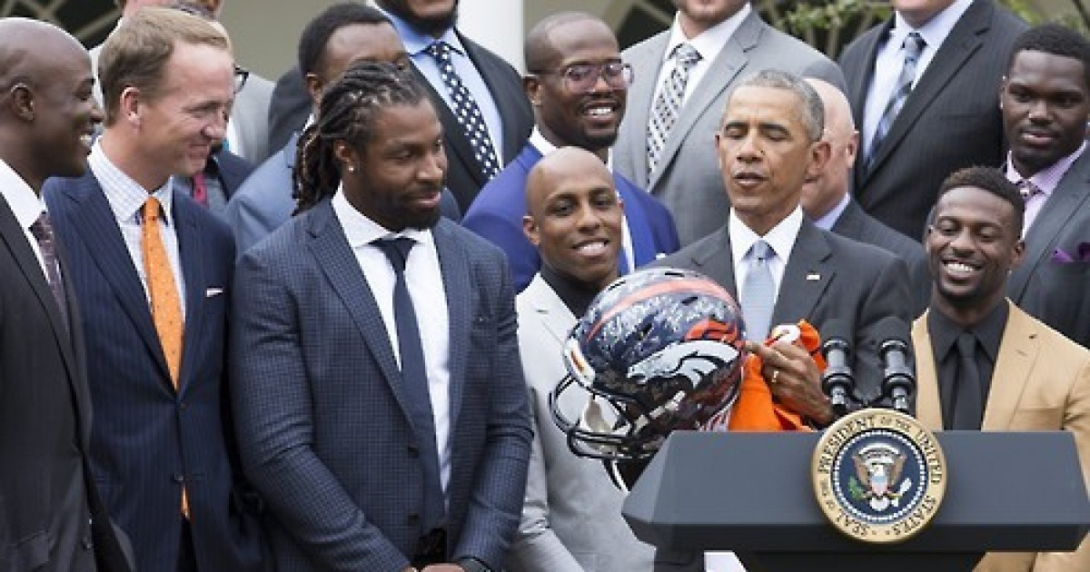 USA OBAMA NFL DENVER BRONCOS