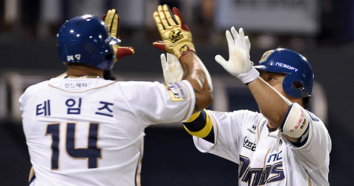 '만루포' 박석민, 9년 연속 10홈런 달성..KBO 16번째