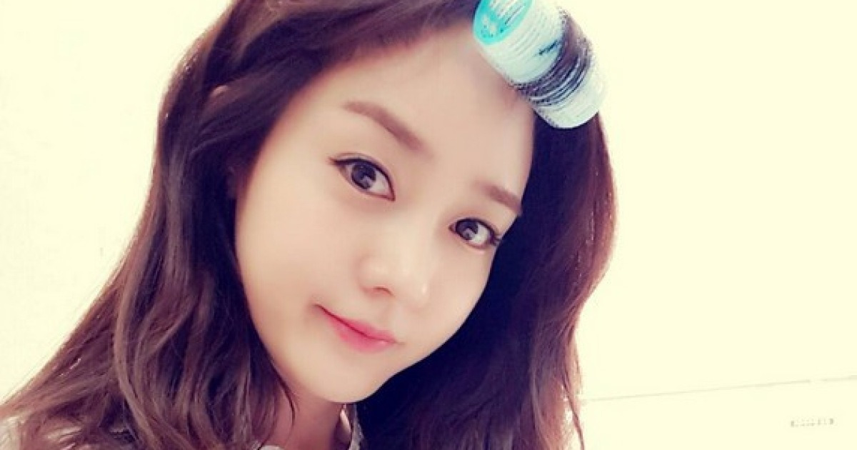 [ET-SNS] 성유리, 앞머리 헤어롤 말고 귀요미 인증 "'몬스터' 촬영 중"