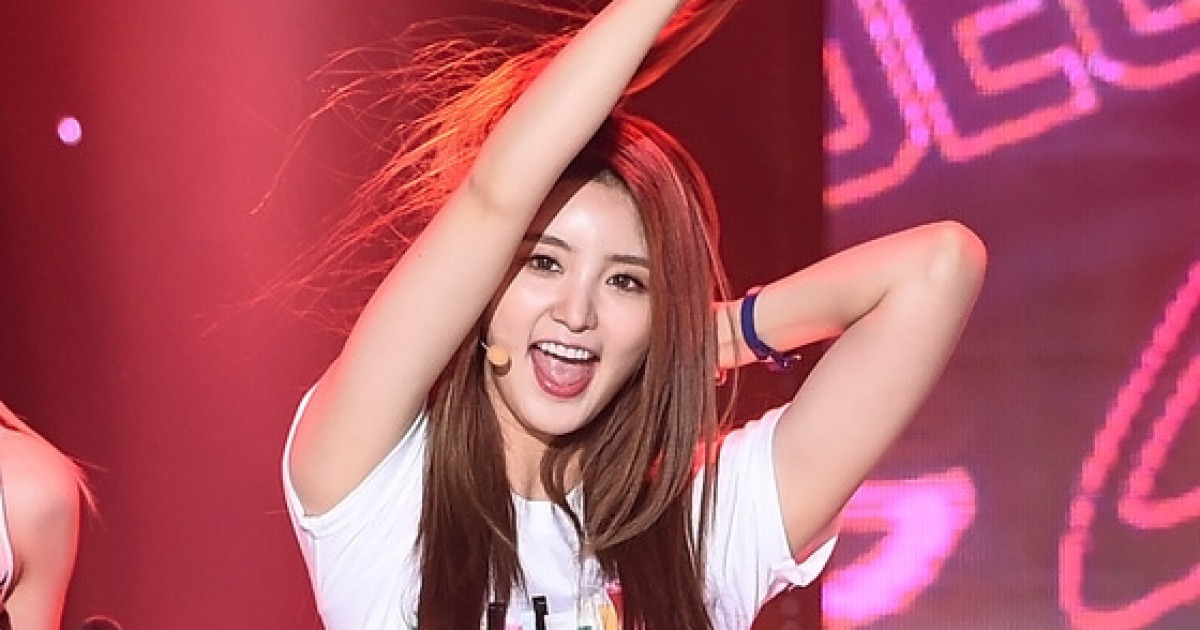 EXID 정화, 머리채 잡고 파격적인 아무