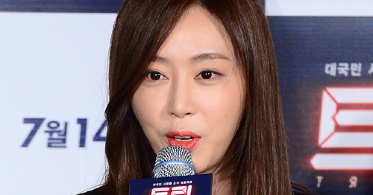 강예원 '방송에 중독된 아내로 변신' [MBN포토]