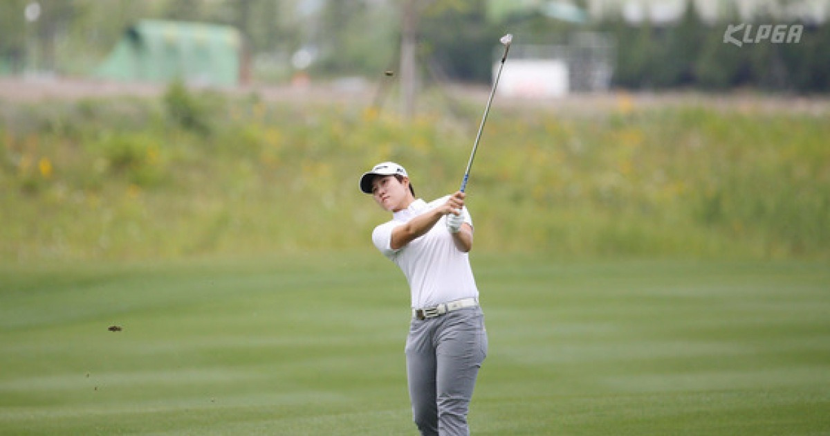 [KLPGA] '고교생' 성은정, BC카드·한경 레이디스컵 3R 선두 유지