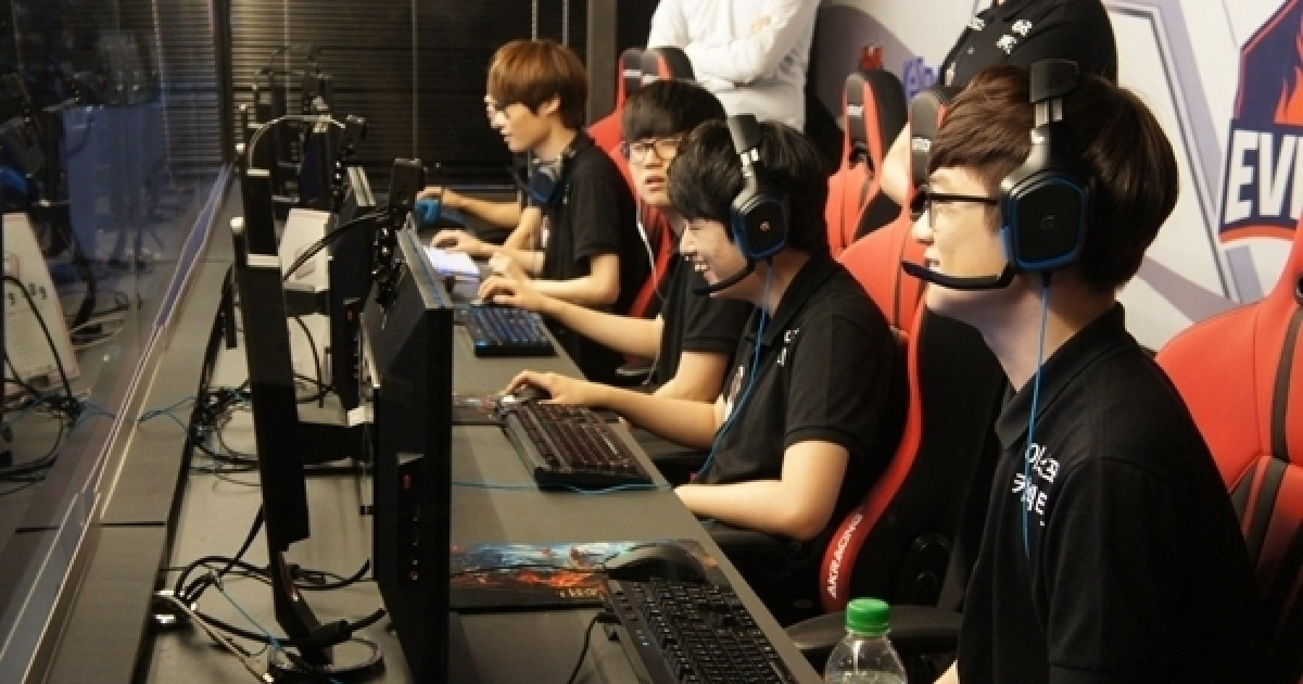 [LOL]ESC, 천적 관계 유지하며 SKT에 2대1 승리