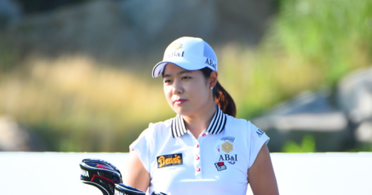 골프볼을 준비하는 변현민 [KLPGA생생포토]