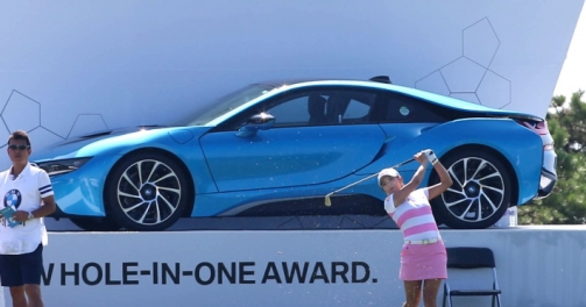 이보미, BMW 스포츠카 i8가 걸린 '홀인원'을 기대하며..[KLPGA생생포토]