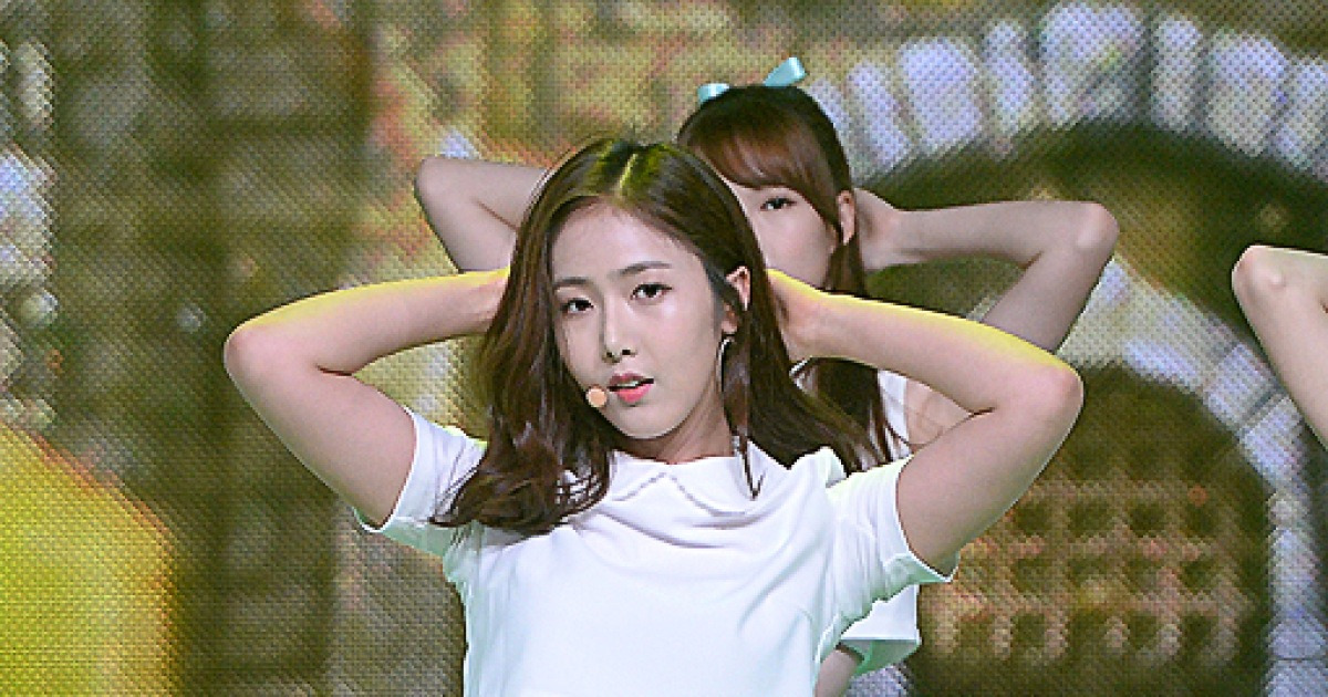 여자친구 신비 '군살 하나없는 복근' [MBN포토]