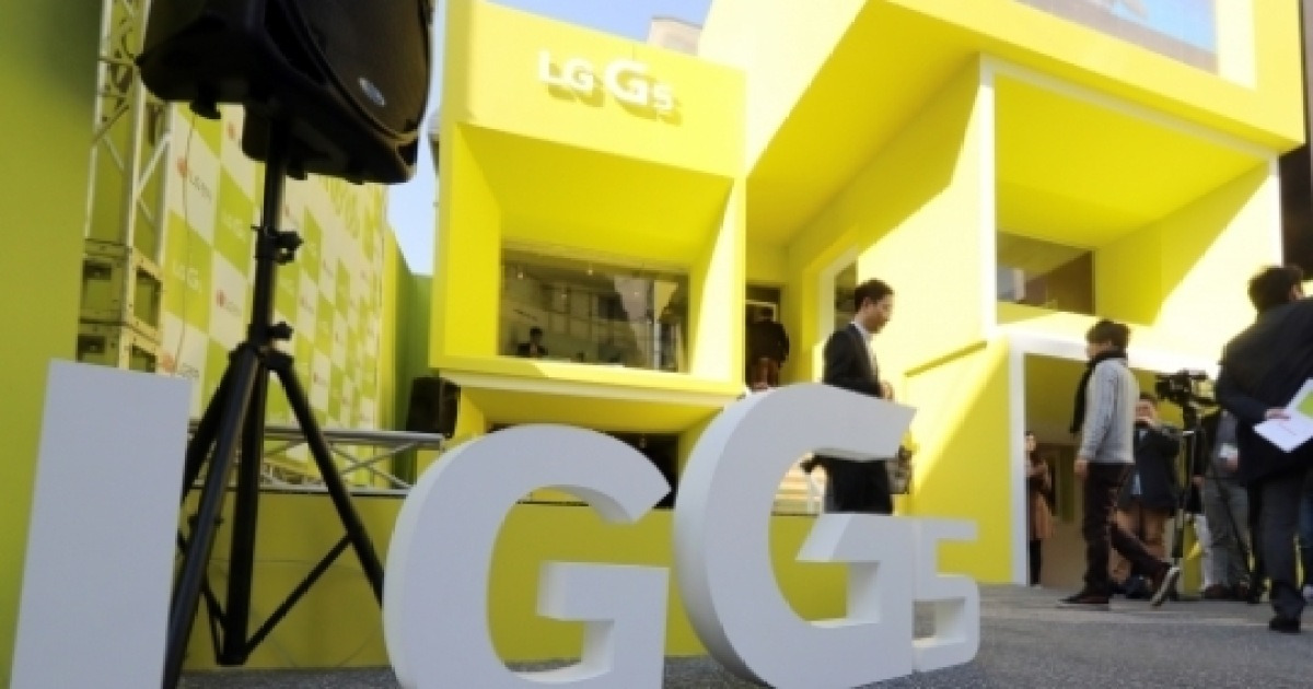 LG전자 휴대폰, 2Q 1500억 적자.."V10 후속 출시로 만회"