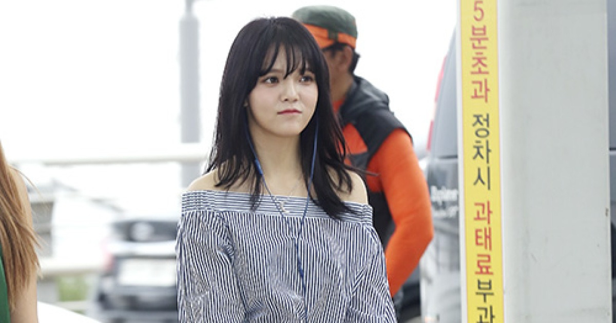 [bnt포토] AOA 지민 '오프숄더로 드러낸 가녀린 어깨'