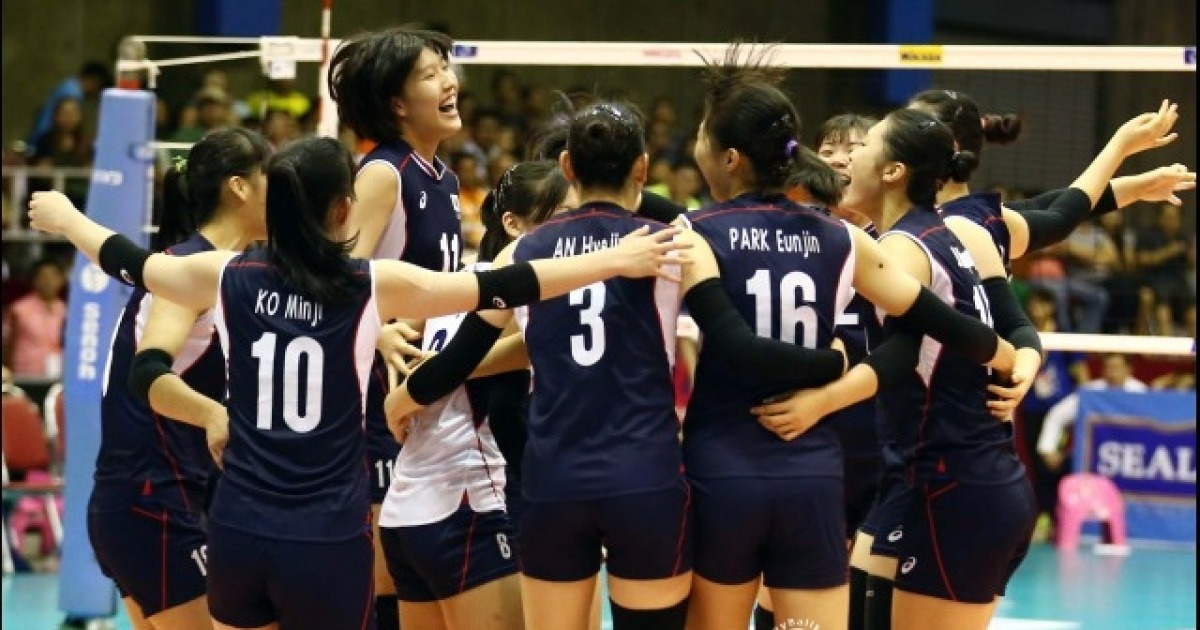 한국 U19 女배구 승리, 기뻐하는 선수들.