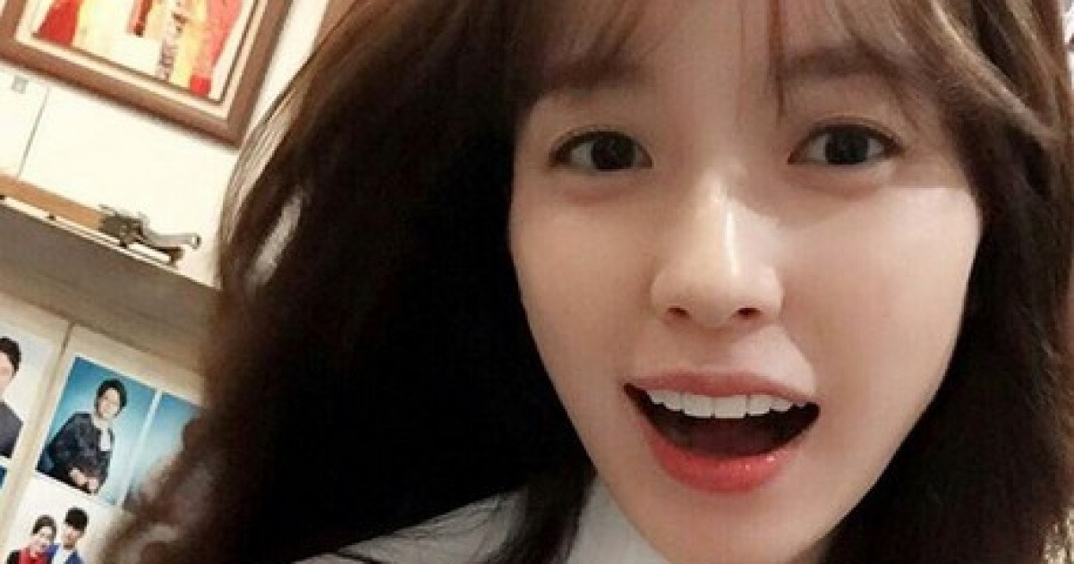 [ET-SNS] 한효주, 교복입고 완벽한 동안 미모 자랑 '사랑스러워'