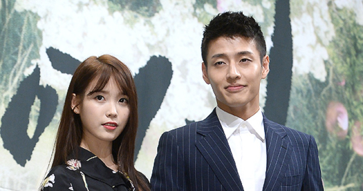 강하늘 '이지은과 팔짱 V' [MBN포토]