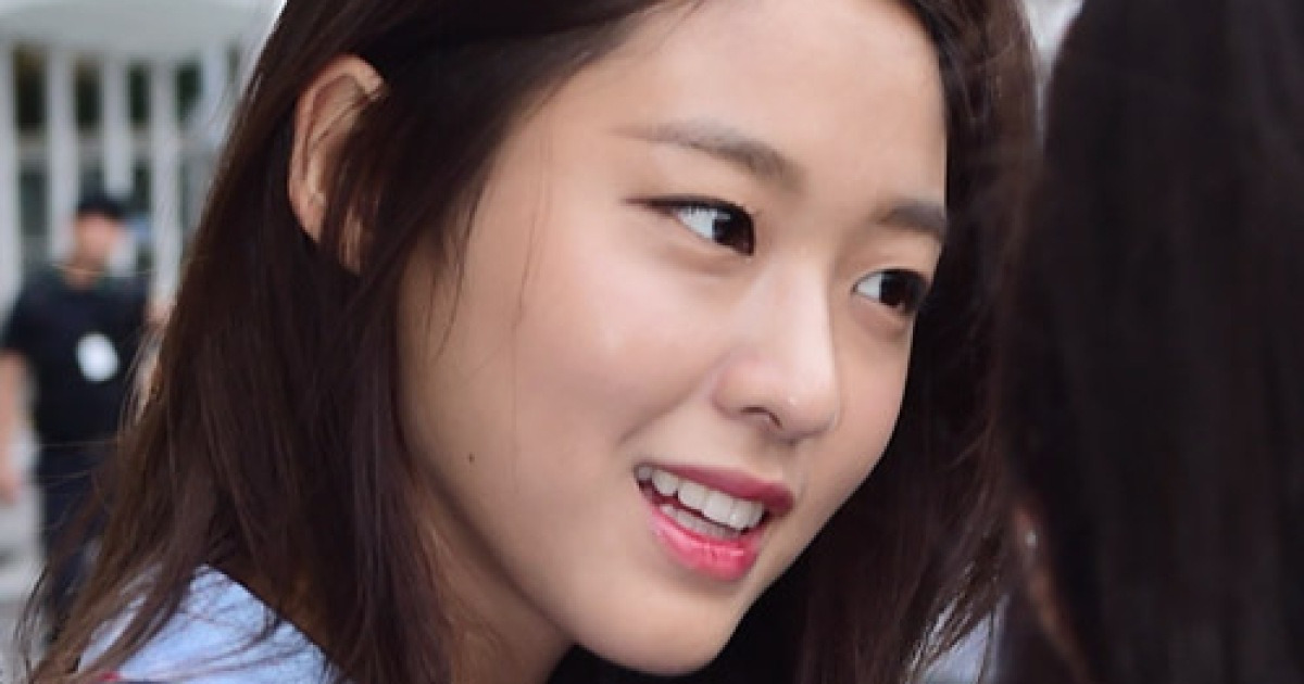 [포토엔]AOA 설현 '무대 밖 청순미'