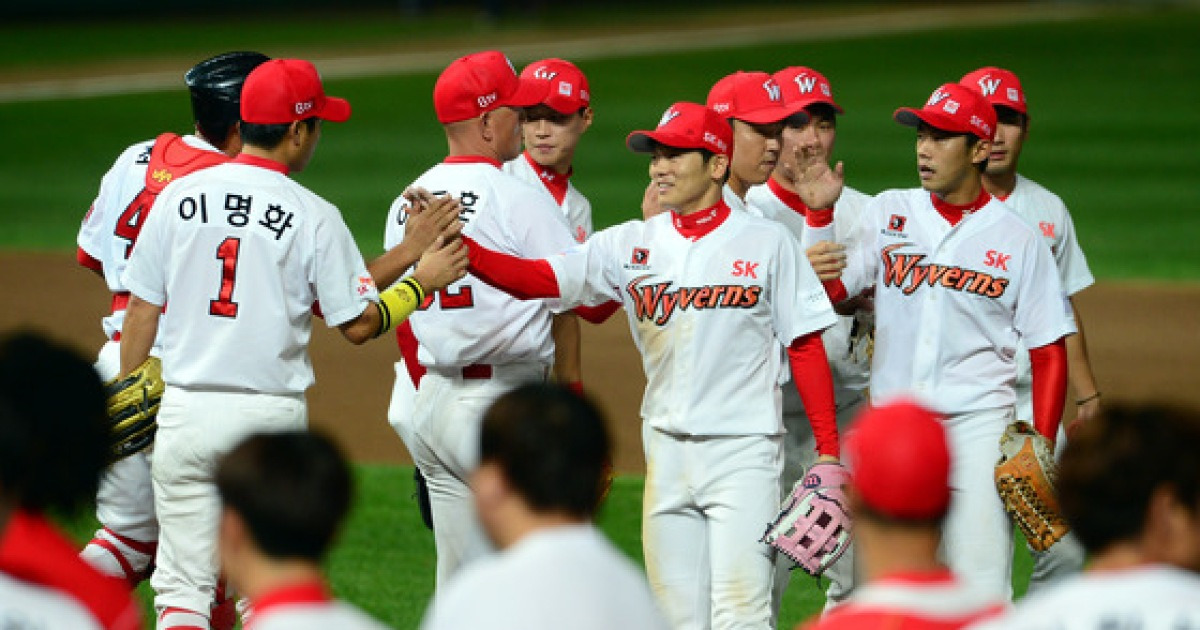 SK 'KIA에 11대 3 승리'