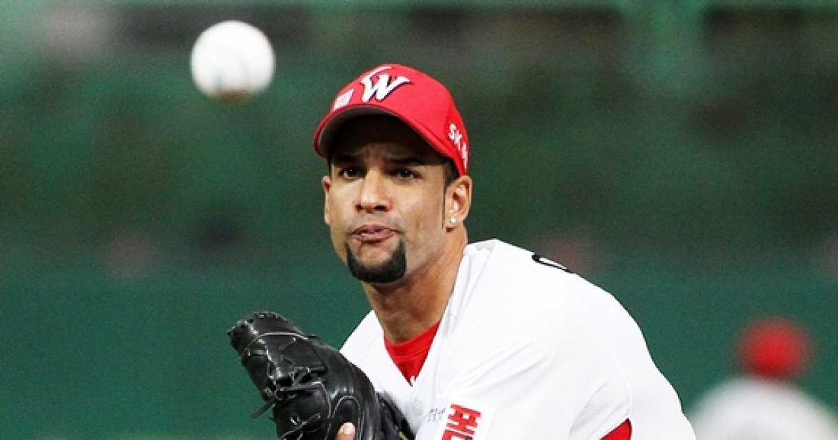 '라라 2승·김성현 3타점' SK, KIA 꺾고 4위 탈환