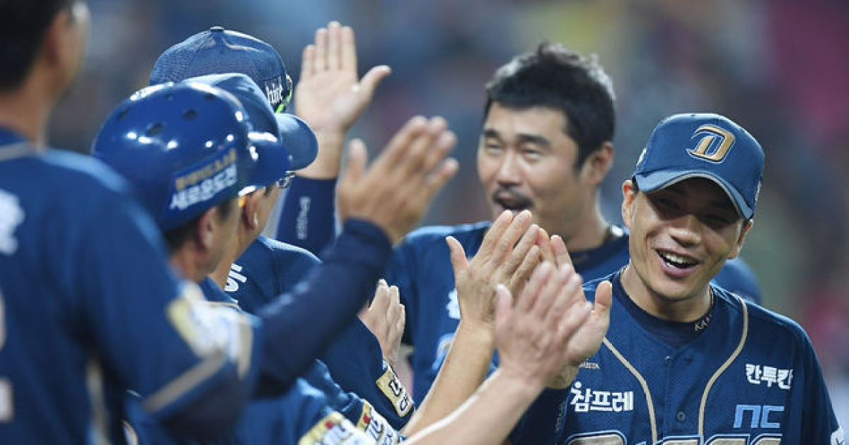 [사진]8-7 승리 NC,'KIA꺾고 시즌 70승'